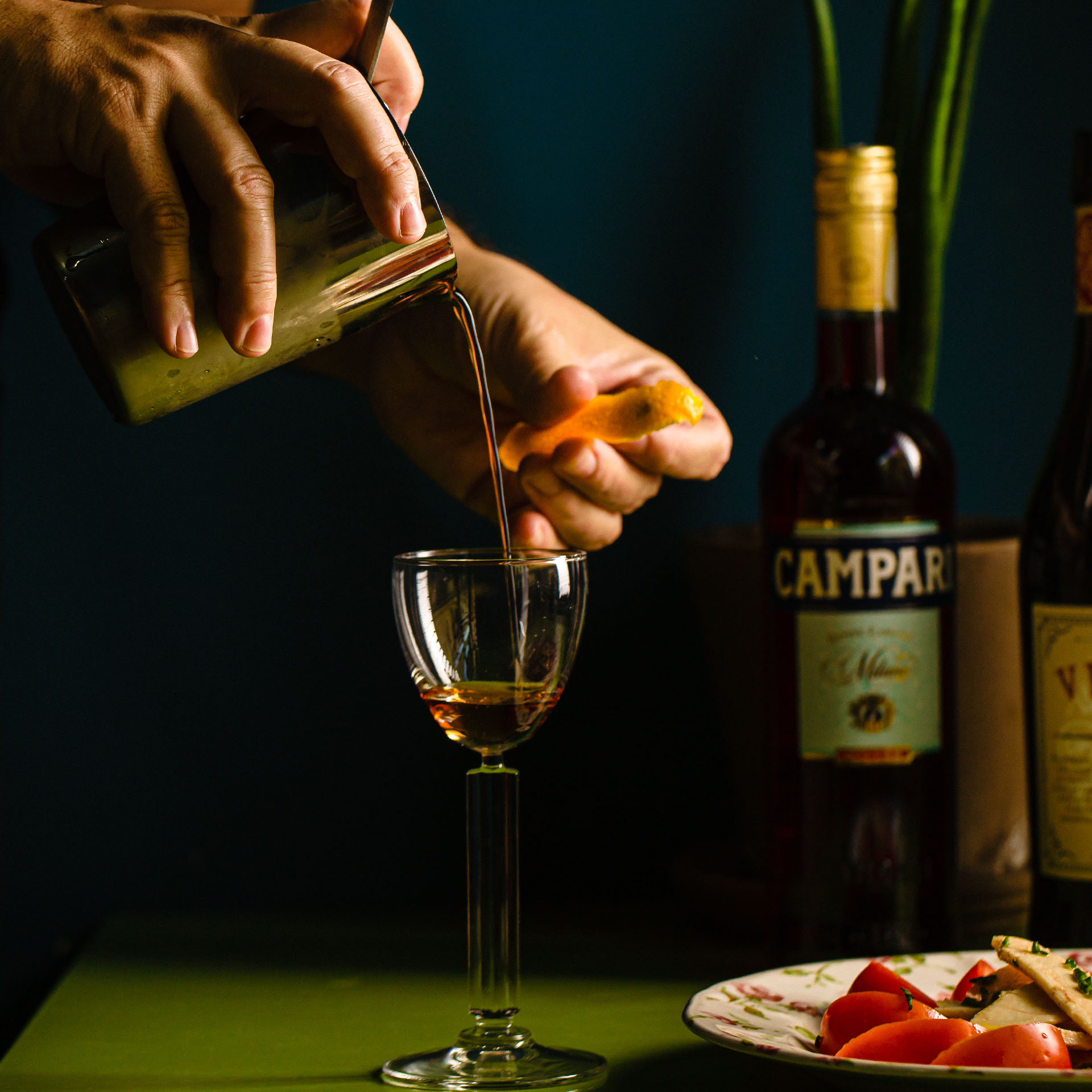 Cócteles y comida - Distrito Cocktail Bar